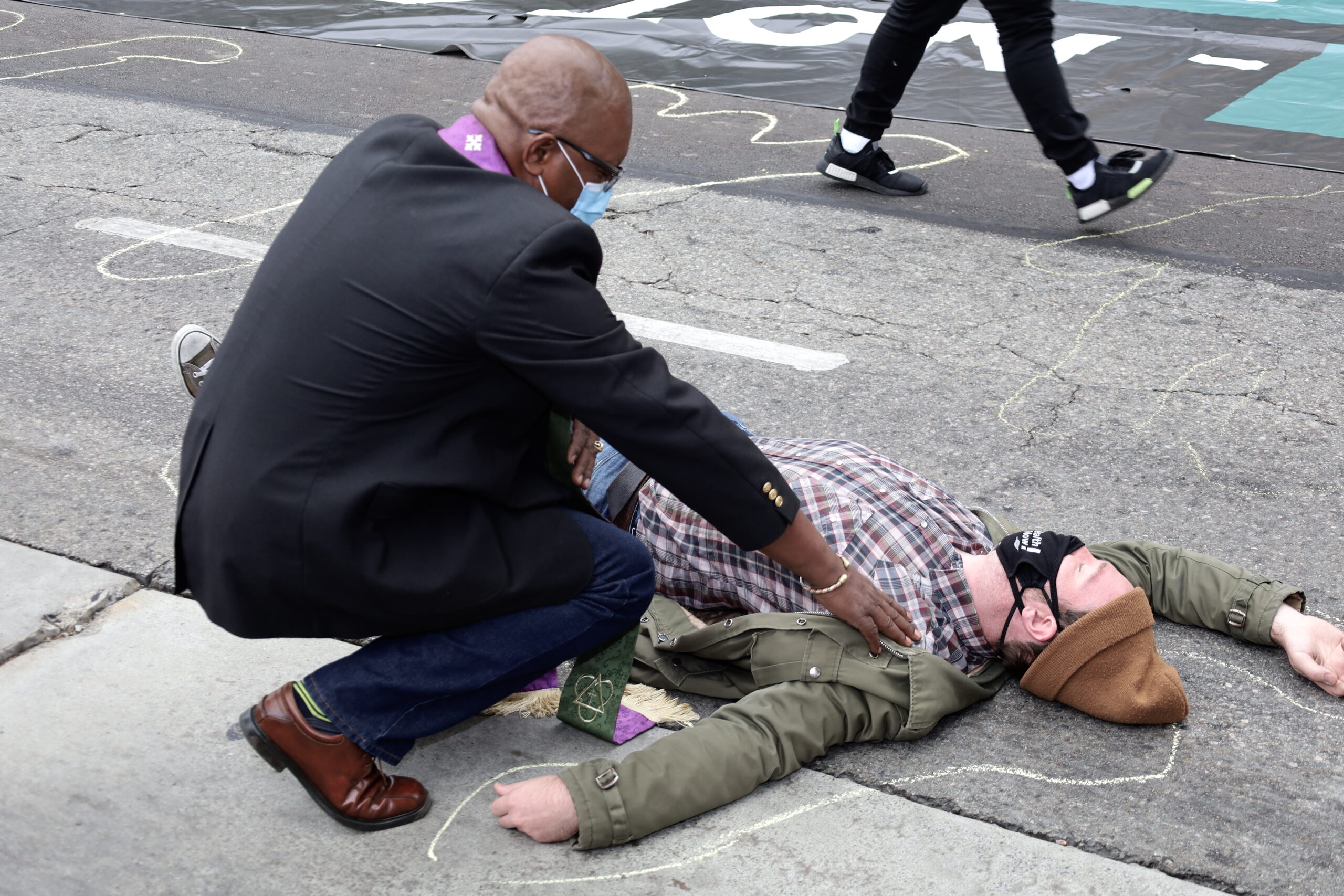 Die-In Protest as LA Nears 7,000 COVID-19 Deaths - The LA Fed